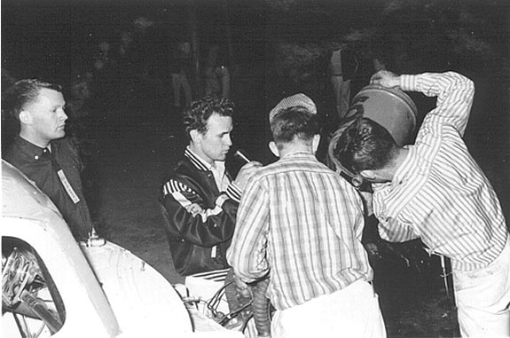 DICK MIDGLEY 1990 INDUCTEE :: Victoria Auto Racing Hall of Fame and Museum